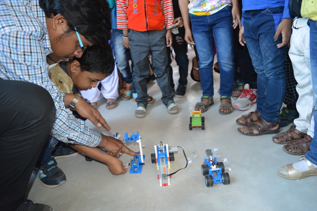Robotic Lab – St. Xavier's Public School, Bagnan | Best ICSE School in ...