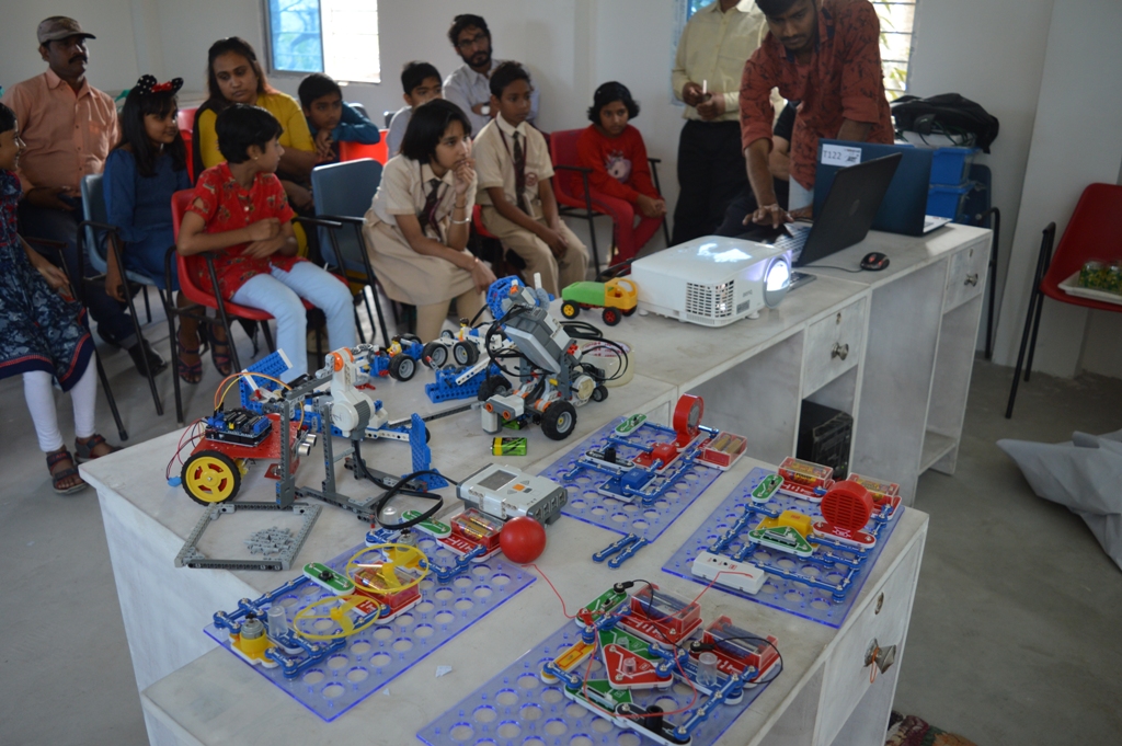 Robotic Lab – St. Xavier's Public School, Bagnan | Best ICSE School in ...