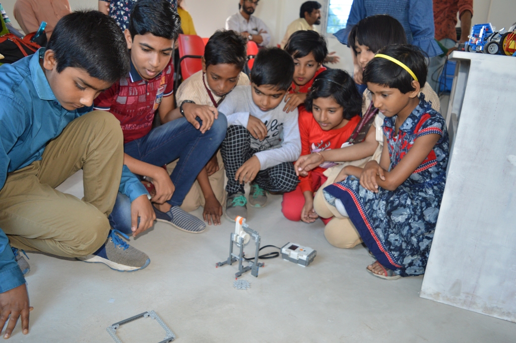 Robotic Lab – St. Xavier's Public School, Bagnan | Best ICSE School in ...