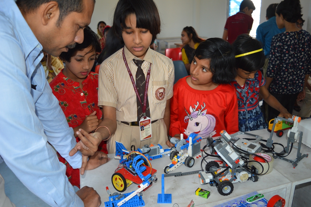 Robotic Lab – St. Xavier's Public School, Bagnan | Best ICSE School in ...